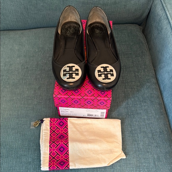 Tory Burch | Shoes | Play Tory Burch Black Womens Minnie Flats 9m ...